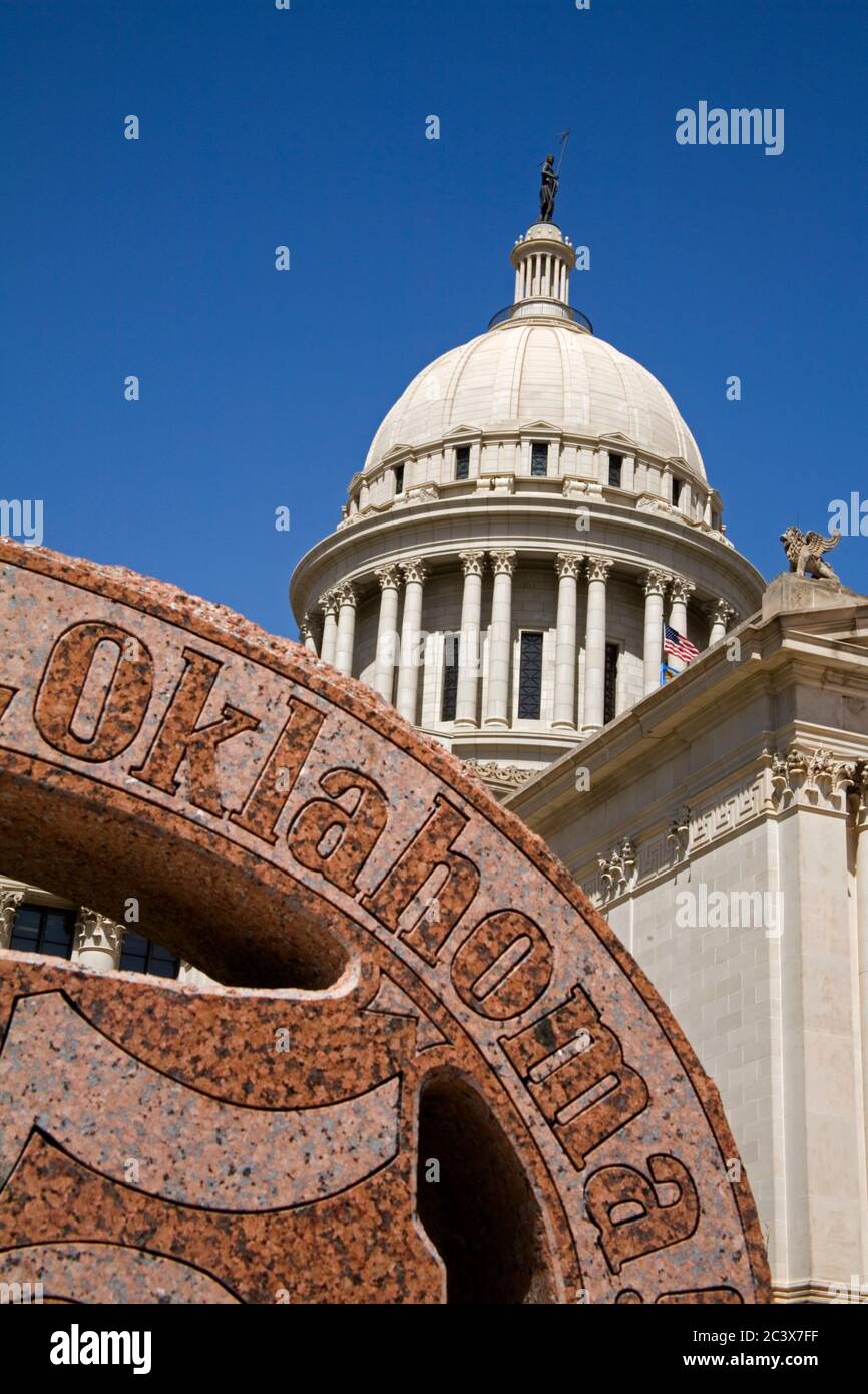 Oklahoma capitol building dome hi-res stock photography and images - Alamy