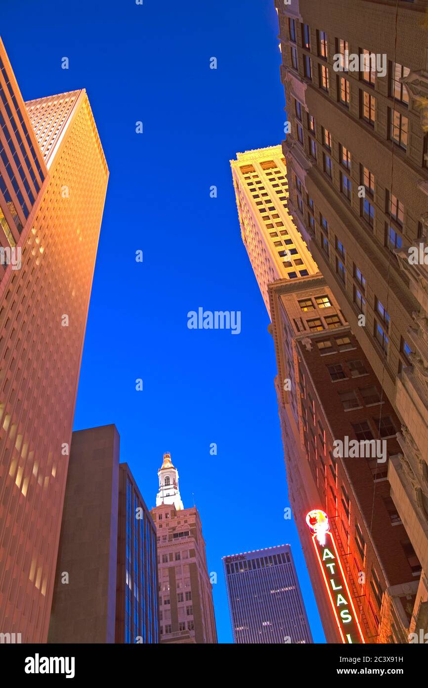 Tulsa downtown night hi-res stock photography and images - Alamy