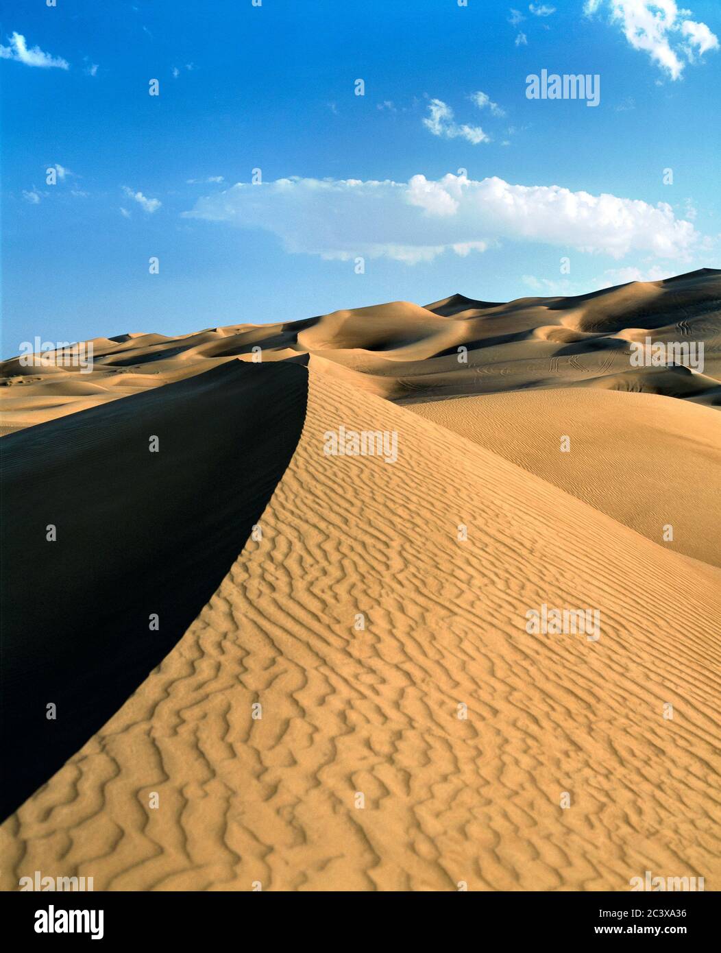 Sand Dunes, Dubai, United Arab Emirates Stock Photo - Alamy