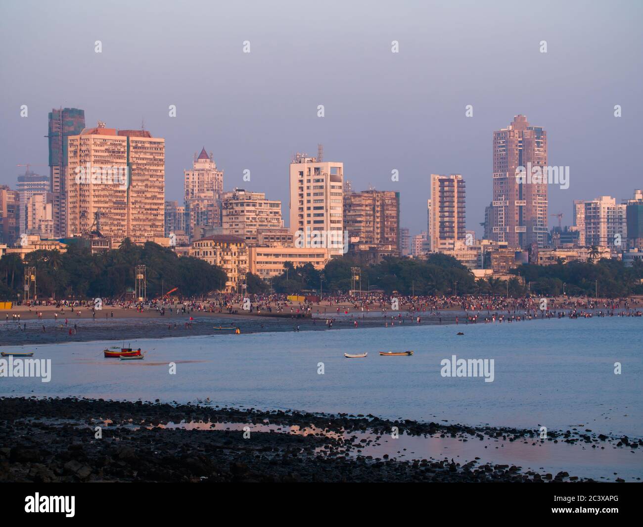 Modern india skyline hi-res stock photography and images - Alamy