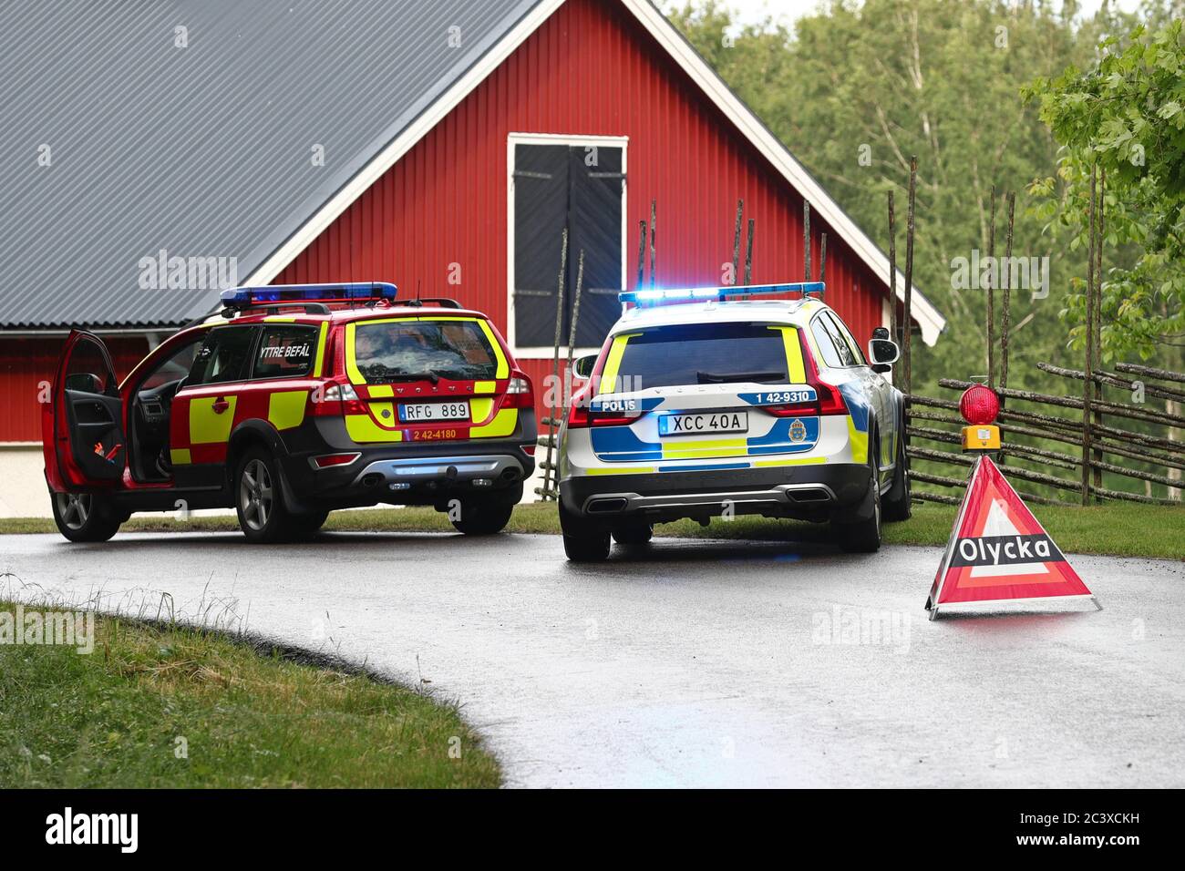 Police car and rescue car from the rescue service. Photo Jeppe ...