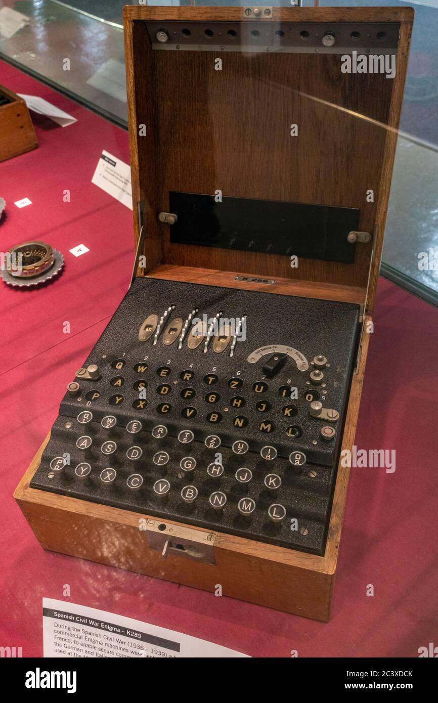 A Spanish Civil War Enigma machine (K289) from 1936-1939 (no plugboard ...