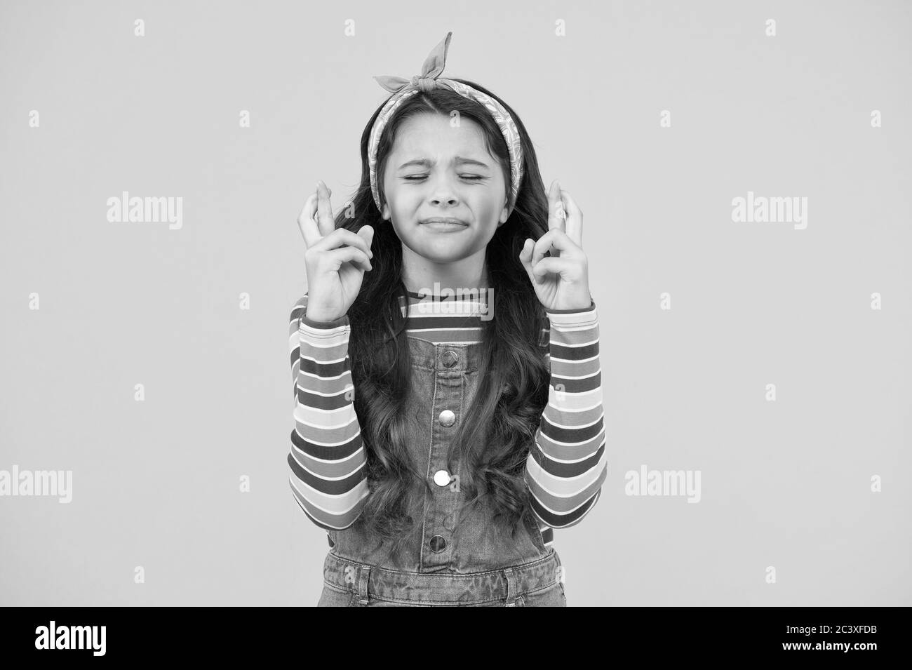 Please wait hi-res stock photography and images - Alamy