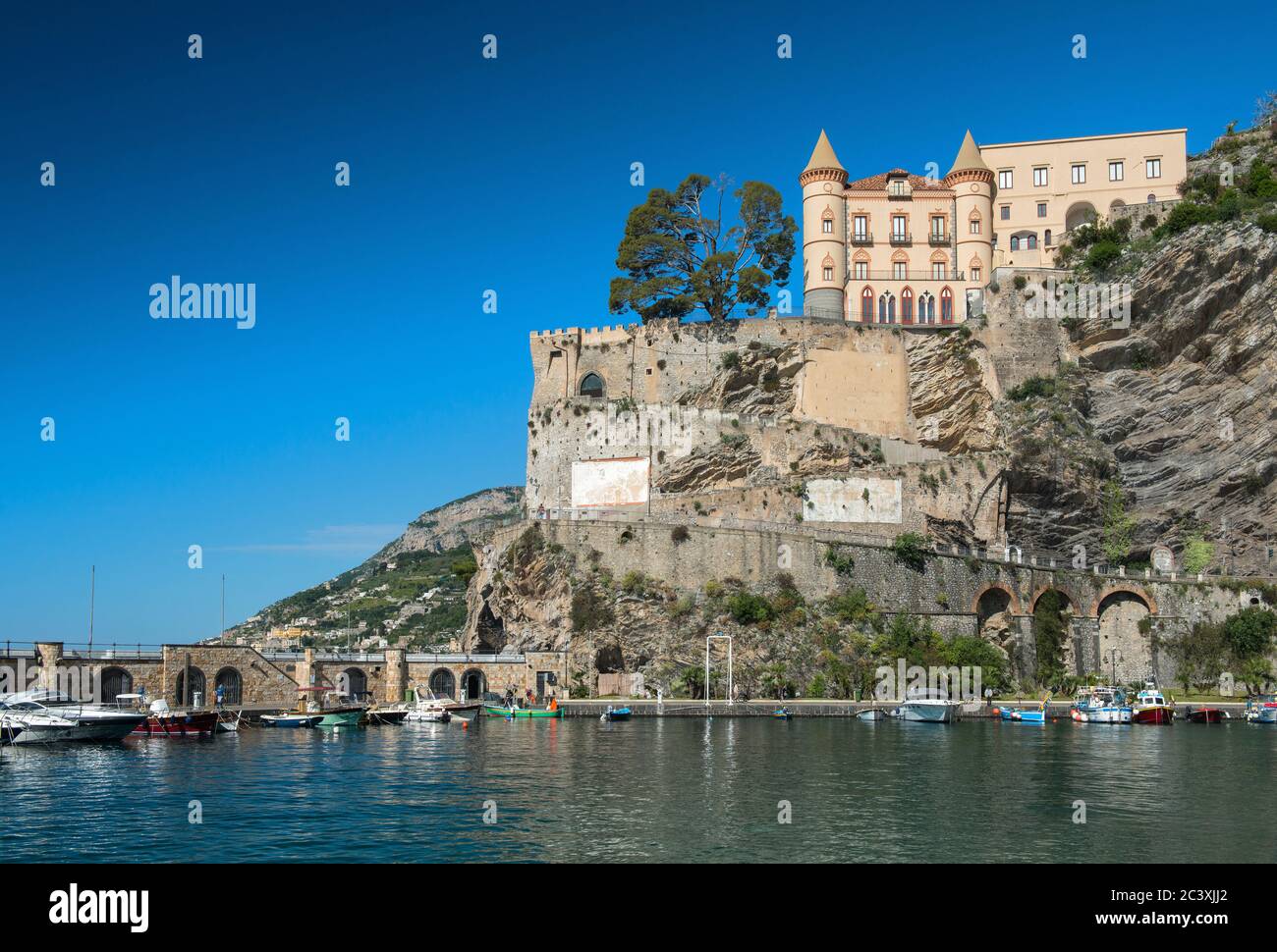 Maiori bay campania hi-res stock photography and images - Alamy
