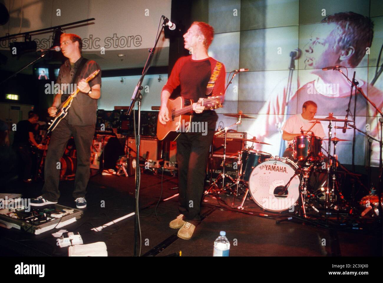 Coldplay 2000 hi-res stock photography and images - Alamy