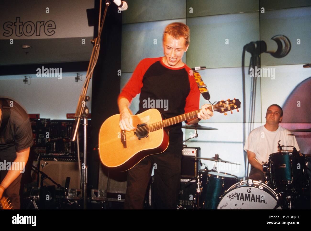 Coldplay playing HMV record store 10th July 2000,Oxford Street, London ...
