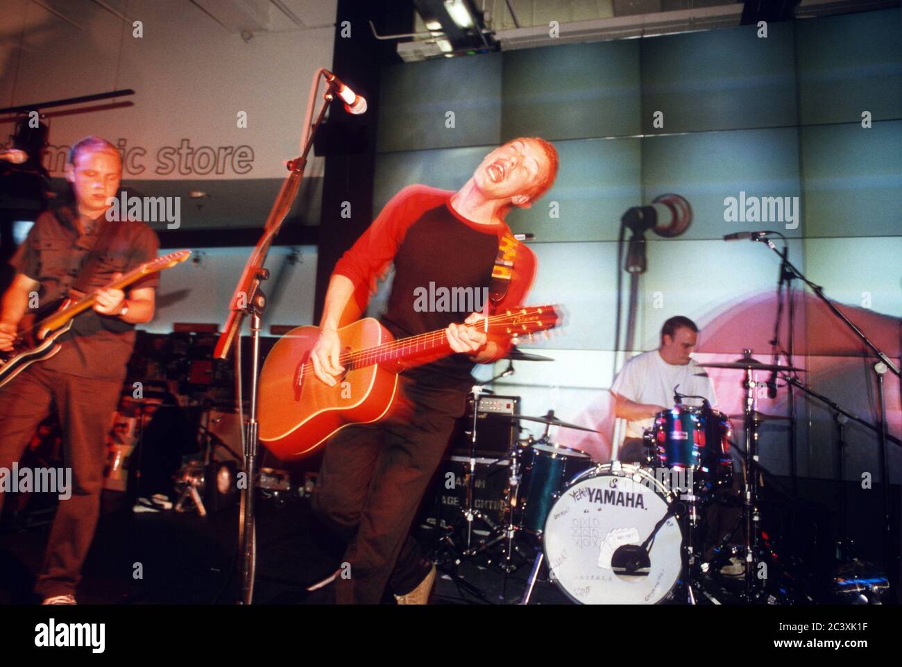 Coldplay 2000 hi-res stock photography and images - Alamy