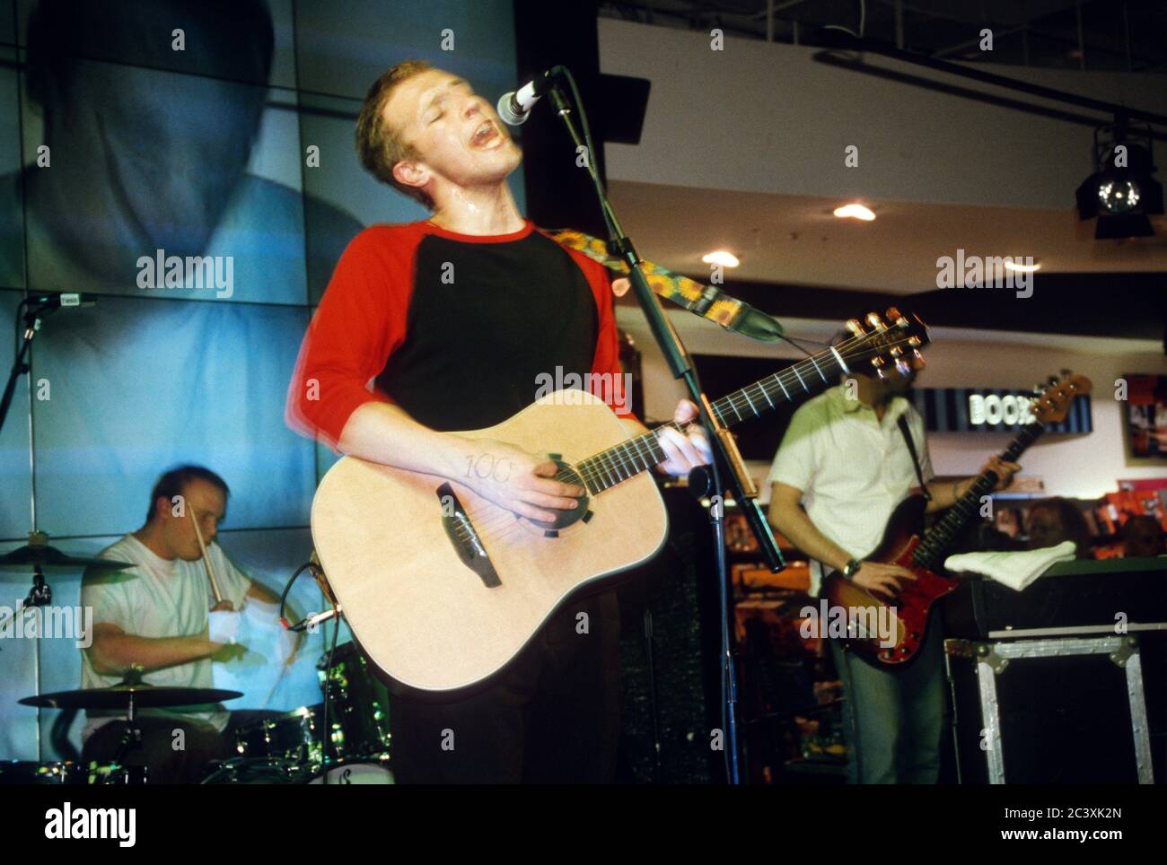 Coldplay 2000 hi-res stock photography and images - Alamy