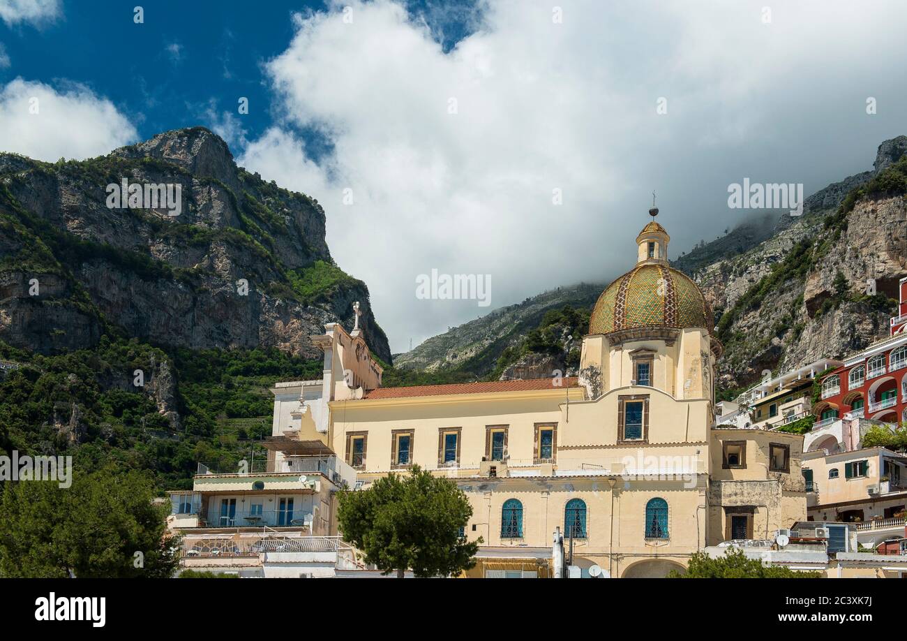 Traditional Colorful Italian Houses, steep Narrow Streets, Cliffside ...