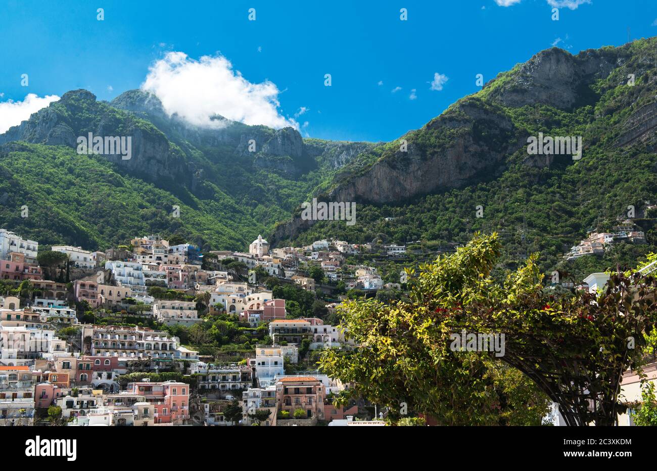 Traditional Colorful Italian Houses, steep Narrow Streets, Cliffside ...