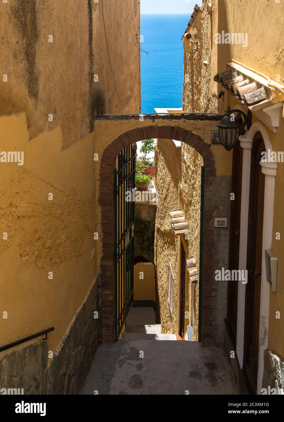 Traditional Colorful Italian Houses, steep Narrow Streets, Cliffside ...