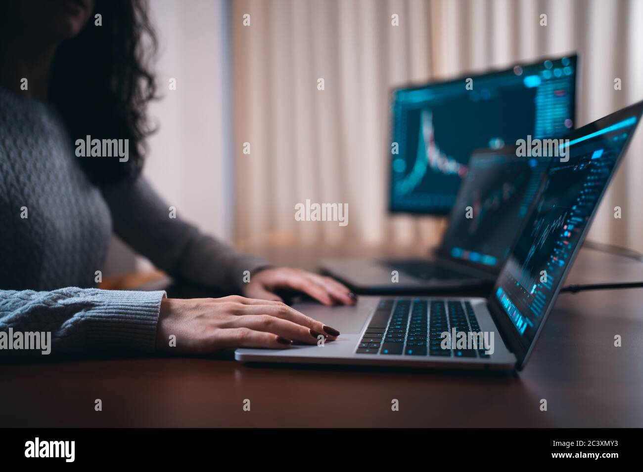 Stock market day trader hi-res stock photography and images - Alamy
