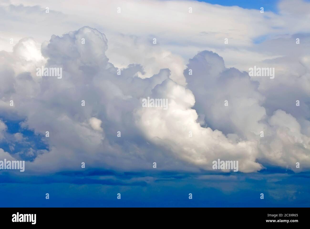 Sky grey clouds winter day hi-res stock photography and images - Alamy