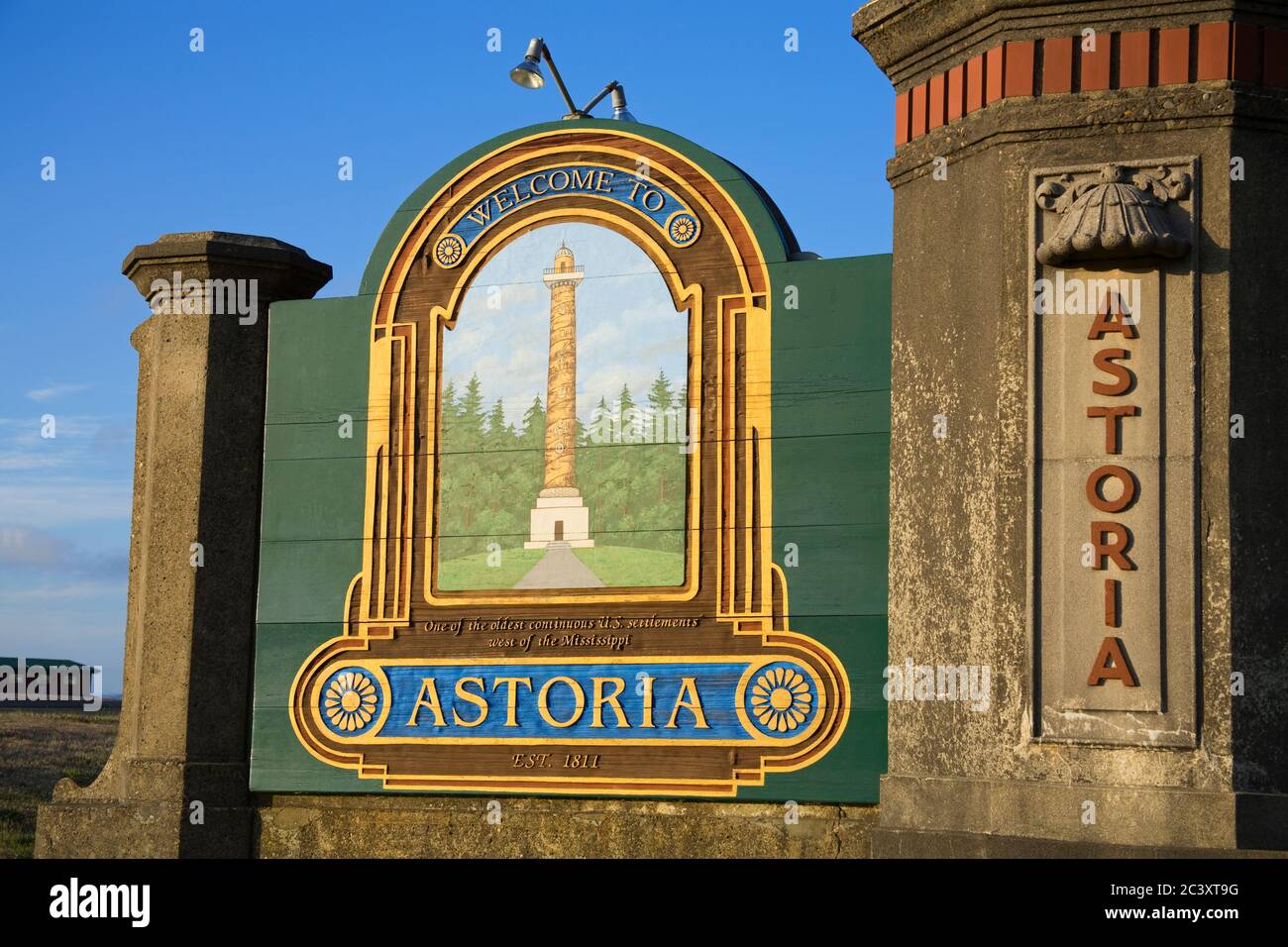 Astoria Column on the Astoria welcome sign Stock Photo - Alamy