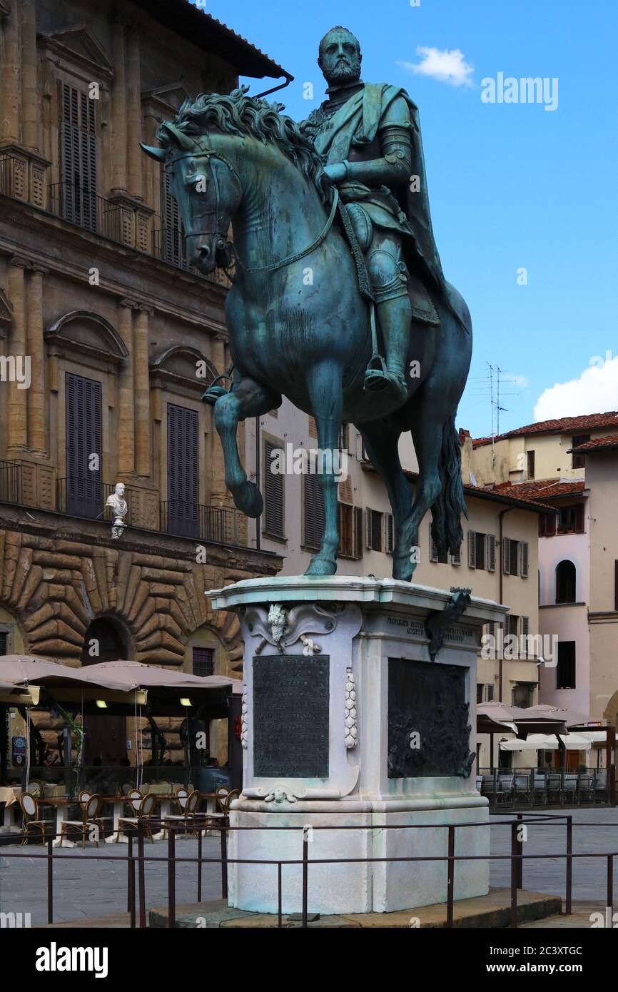 Equestrian bronze statue of Cosimo Medici the first, Signoria square ...