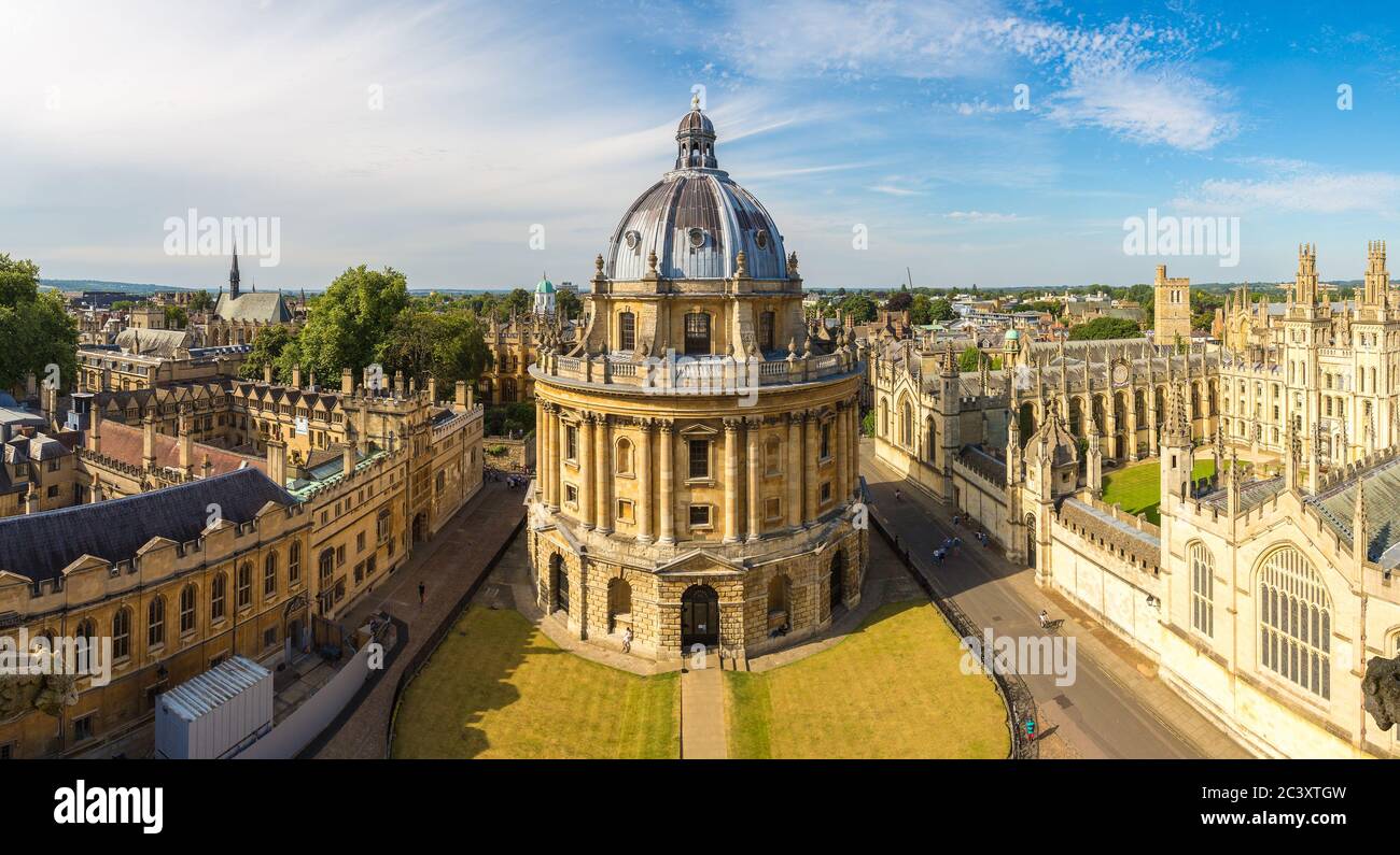 Aerial view bodleian library radcliffe hi-res stock photography and ...