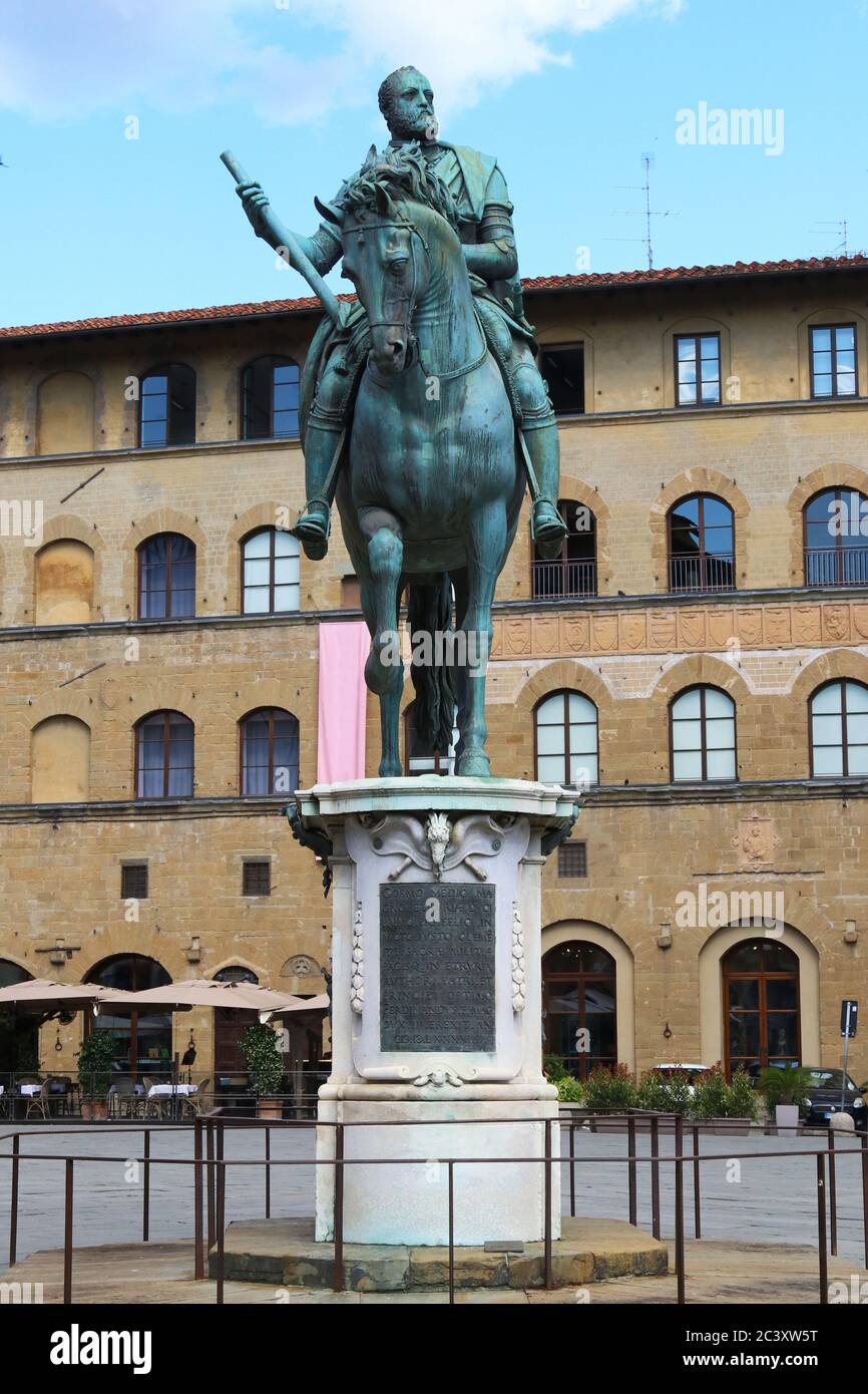 Equestrian bronze statue of Cosimo Medici the first, Signoria square ...