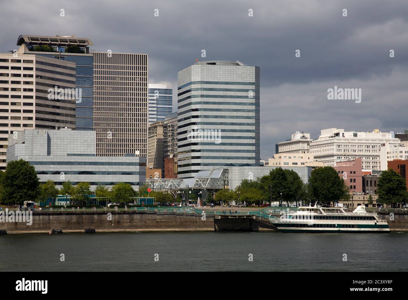 Willamette river portland hi-res stock photography and images - Alamy