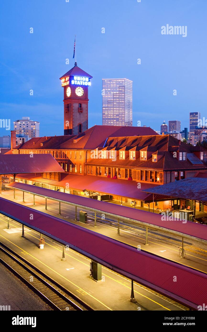 Portland union station railway station hi-res stock photography and ...