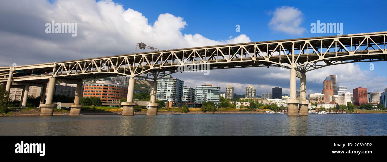 Marquam bridge hi-res stock photography and images - Alamy
