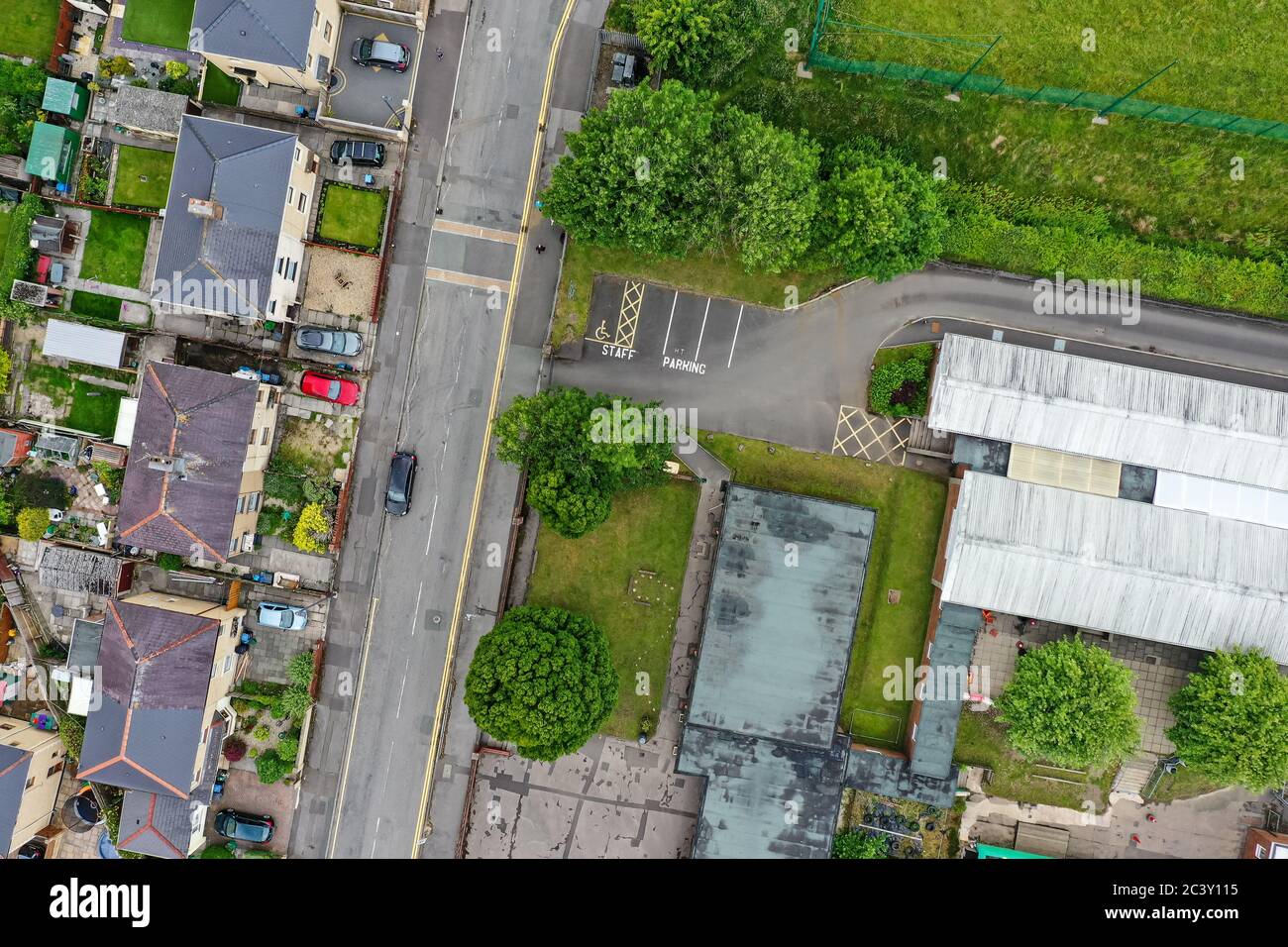 Top of house uk street view hi-res stock photography and images - Alamy