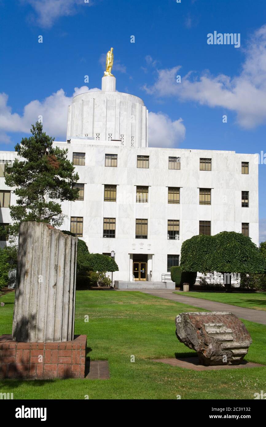 Oregon State Capitol building in Salem Stock Photo - Alamy