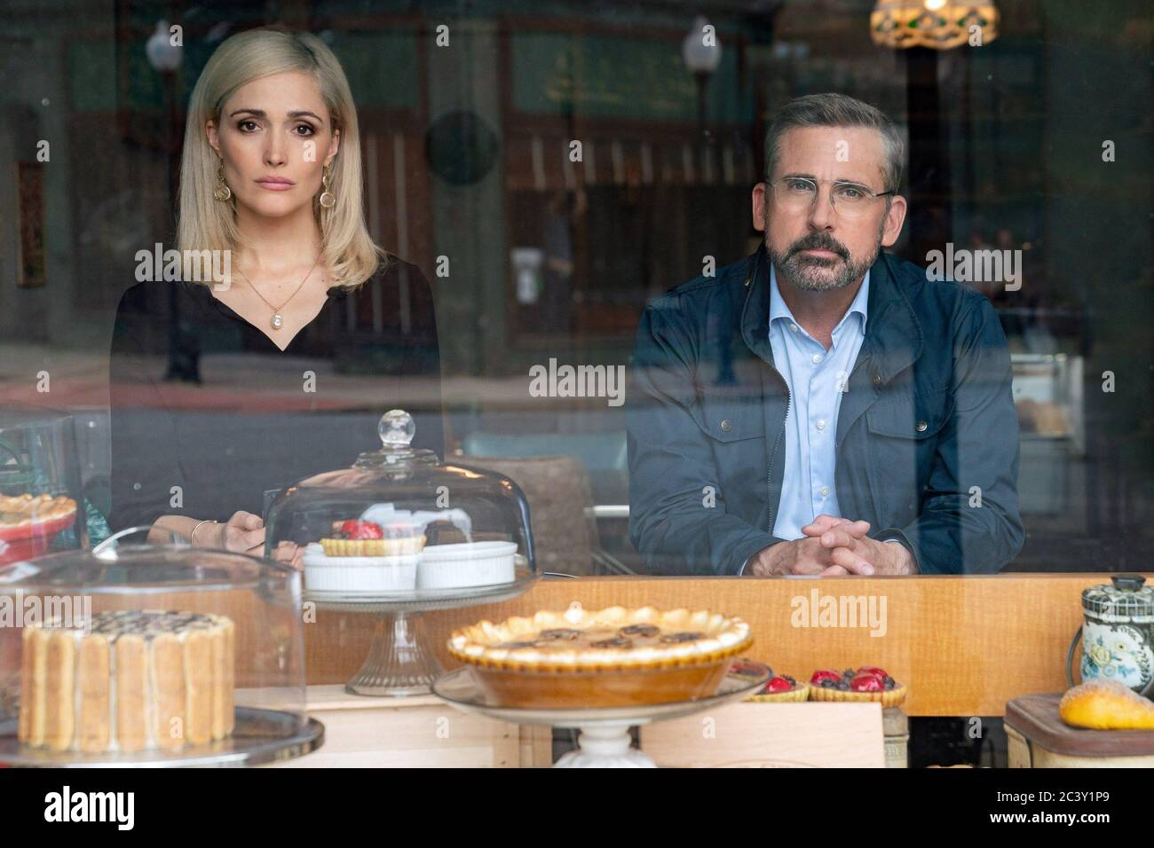 IRRESISTIBLE, from left: Rose Byrne, Steve Carell, 2020. ph: Daniel ...