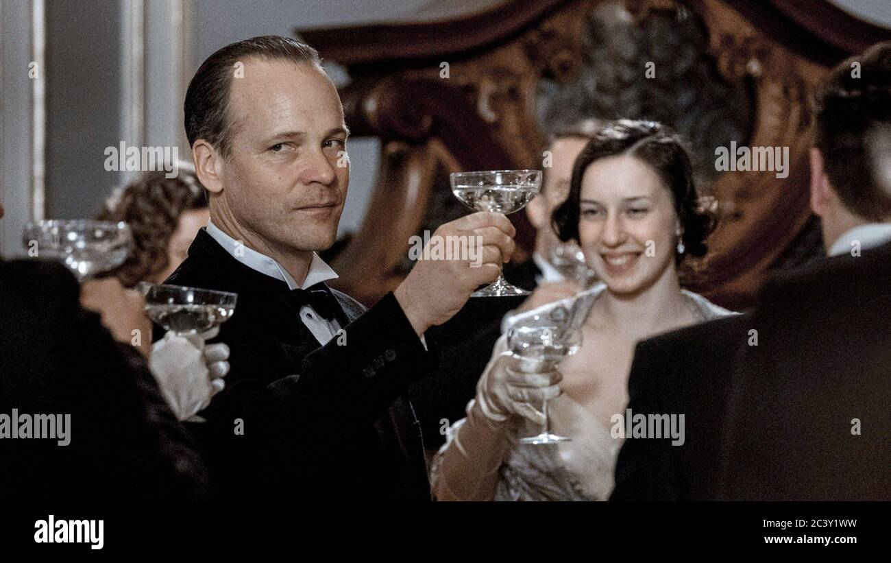 MR. JONES, Peter Sarsgaard as Walter Duranty, 2019. © Samuel Goldwyn ...