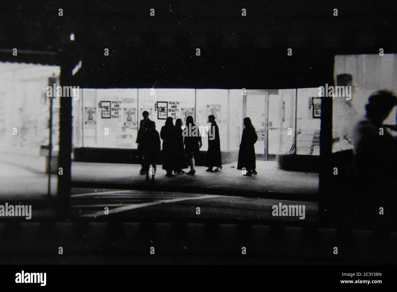 1970s crowd sidewalk hi-res stock photography and images - Alamy