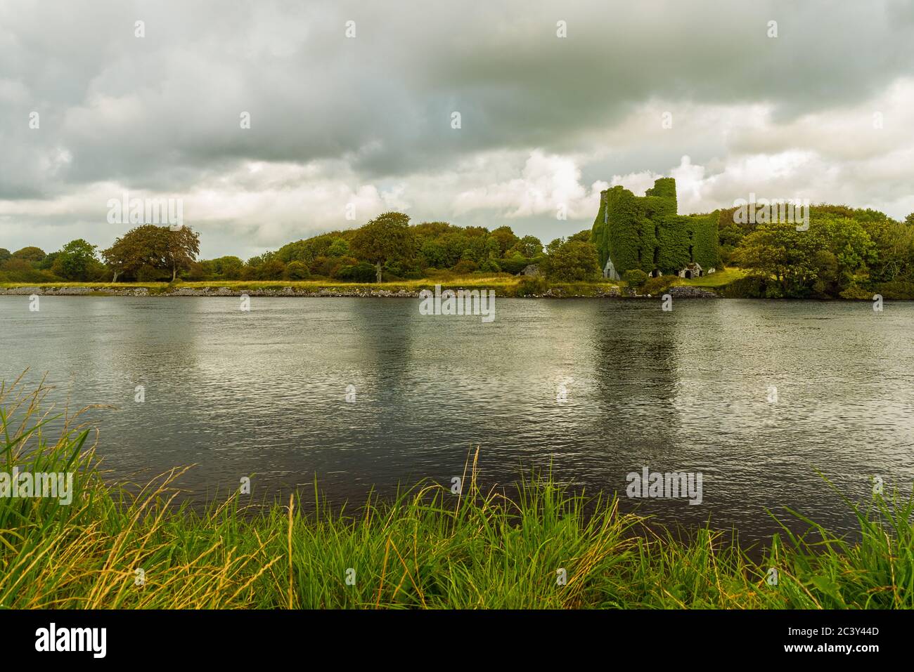 Menlo castle in beautiful Ireland Stock Photo - Alamy