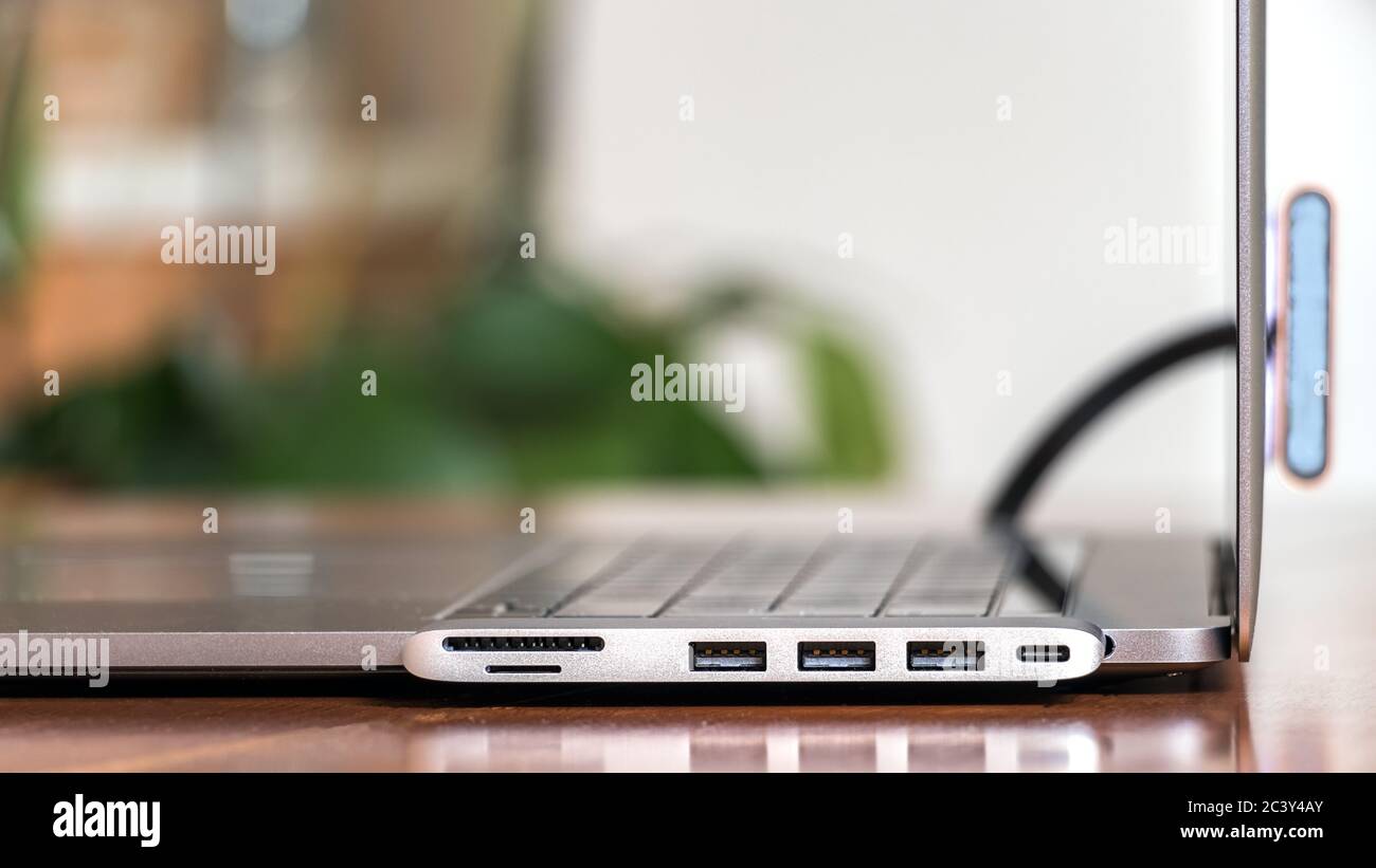 Usb ports hi-res stock photography and images - Alamy