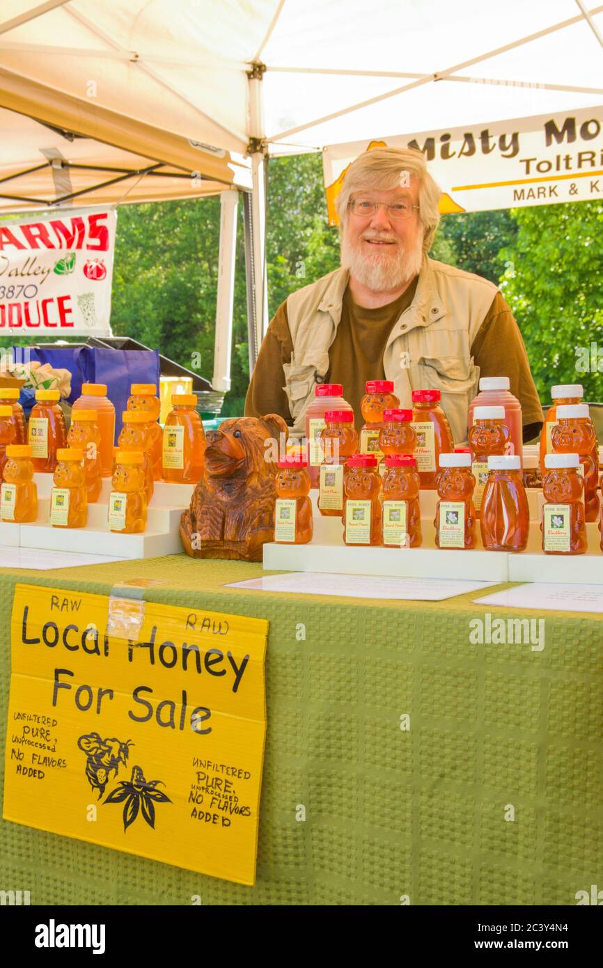 Honey for sale sign hi-res stock photography and images - Alamy