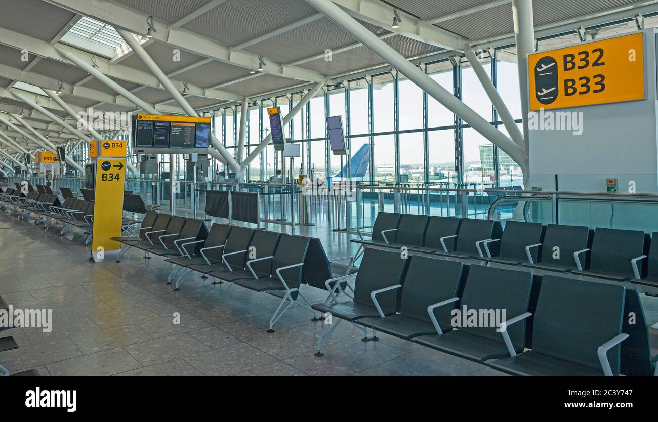 Empty gate hi-res stock photography and images - Alamy