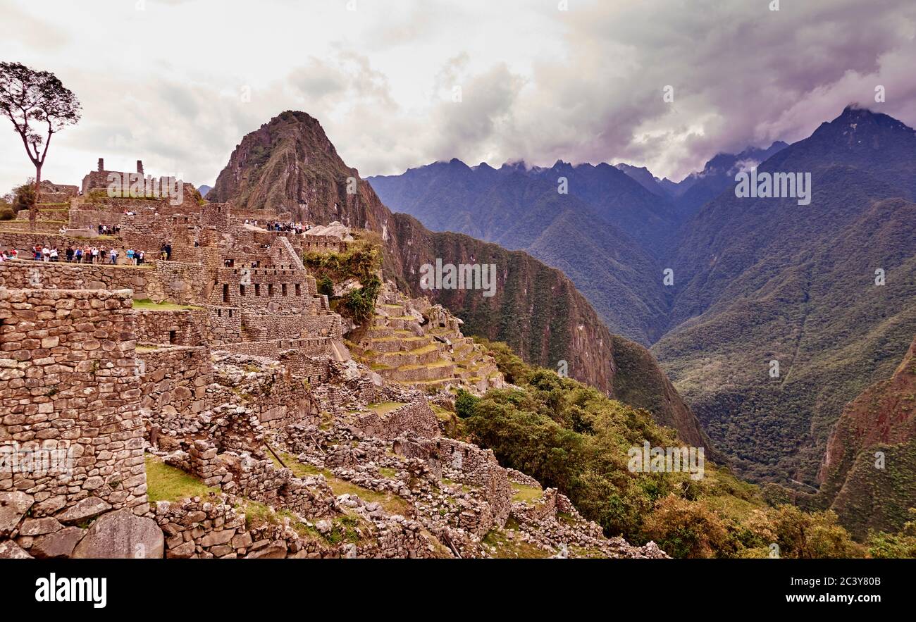 Peru, Machu Pichu, Machu Picchu and ruins of aztec village Stock Photo ...