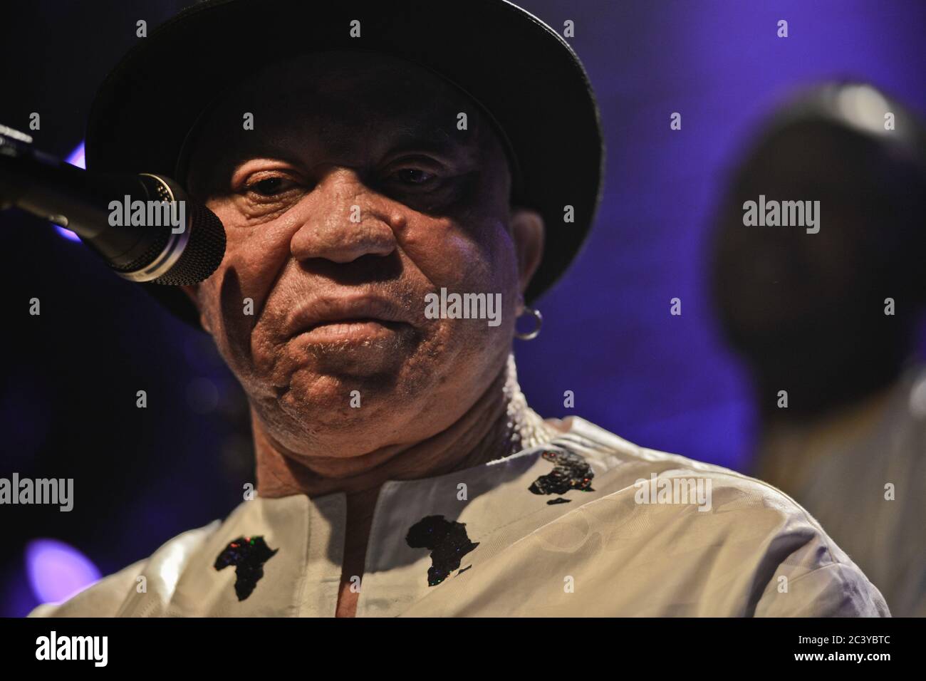 Mali singer hi-res stock photography and images - Alamy