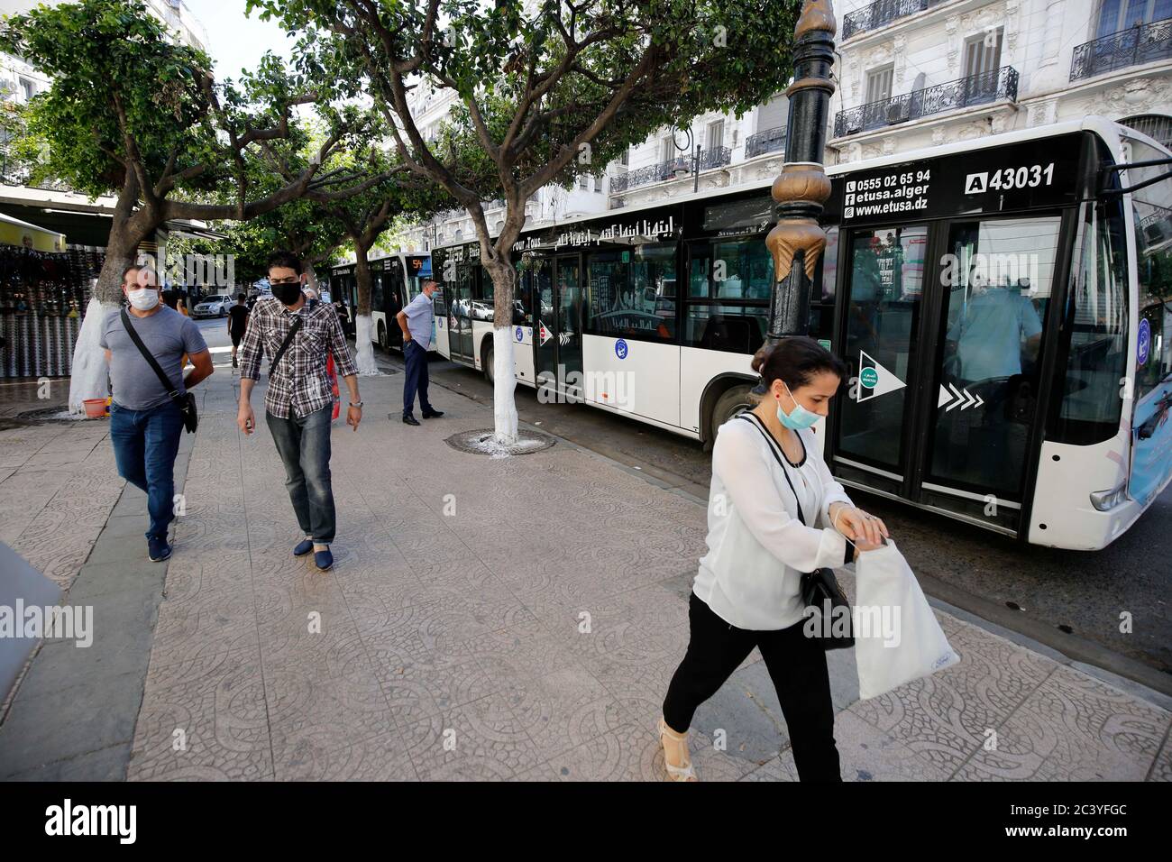 14 buses hi-res stock photography and images - Alamy