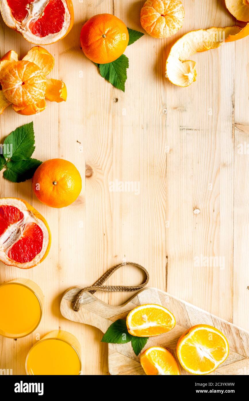 Frame with citrus fruits for juice top view Stock Photo - Alamy
