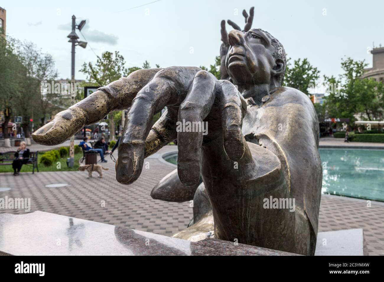 Statue of the composer Arno Babajanyan & Swan Lake, Azatutyan Square ...