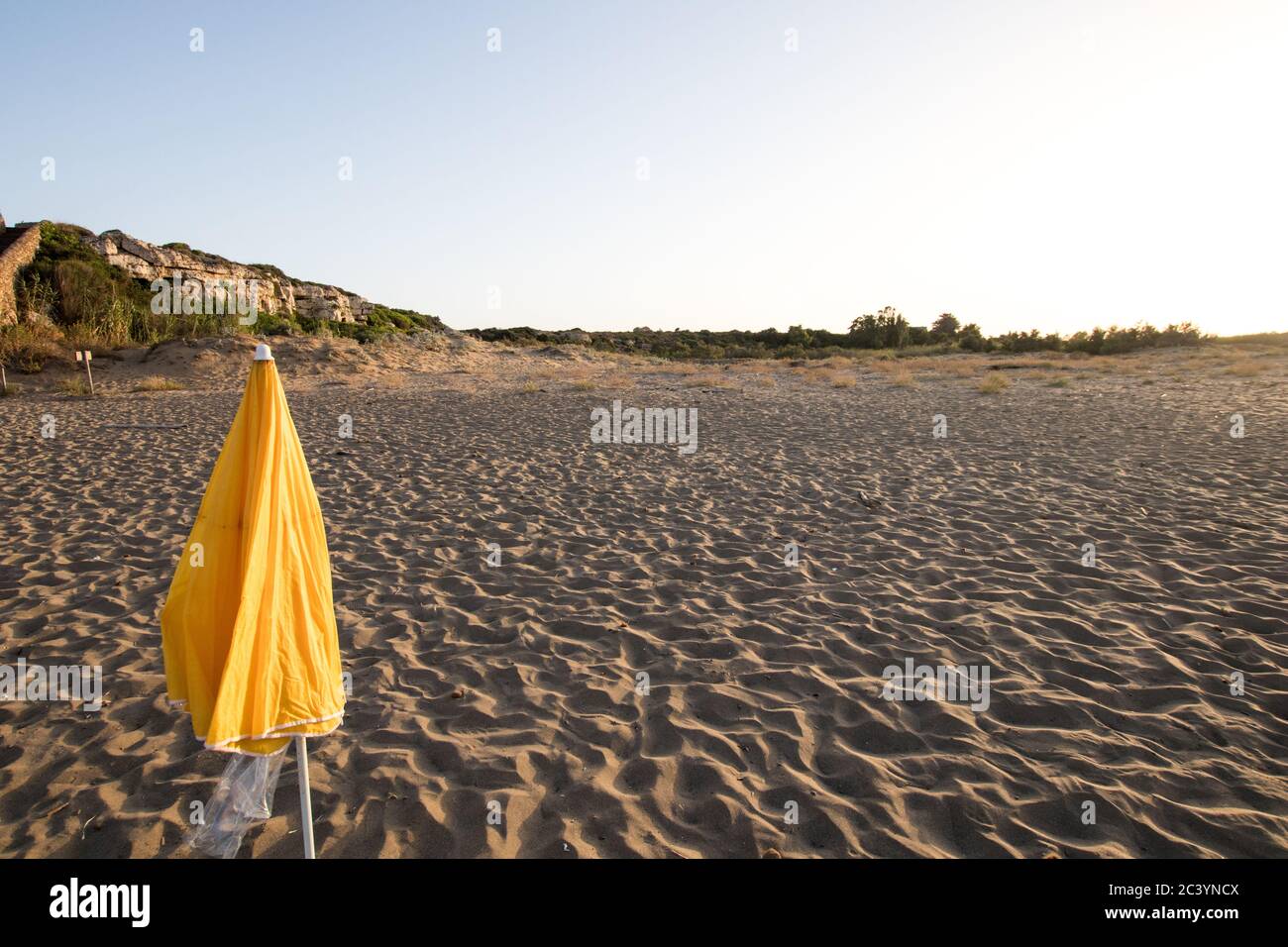 Umbrella closed hi-res stock photography and images - Alamy