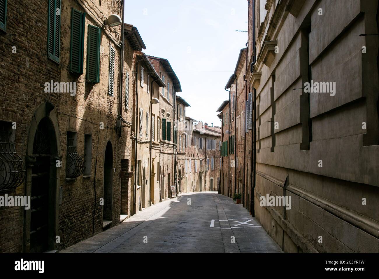 Italian medieval village hi-res stock photography and images - Alamy