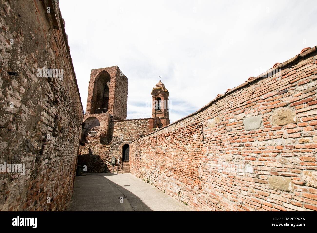 Medieval italian village hi-res stock photography and images - Alamy