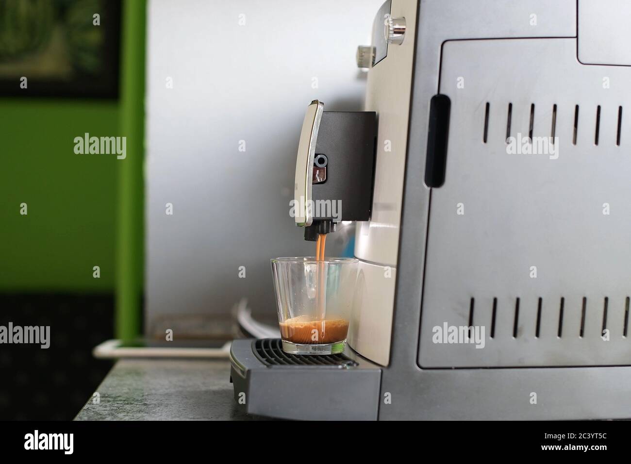Transparent coffee maker hi-res stock photography and images - Alamy