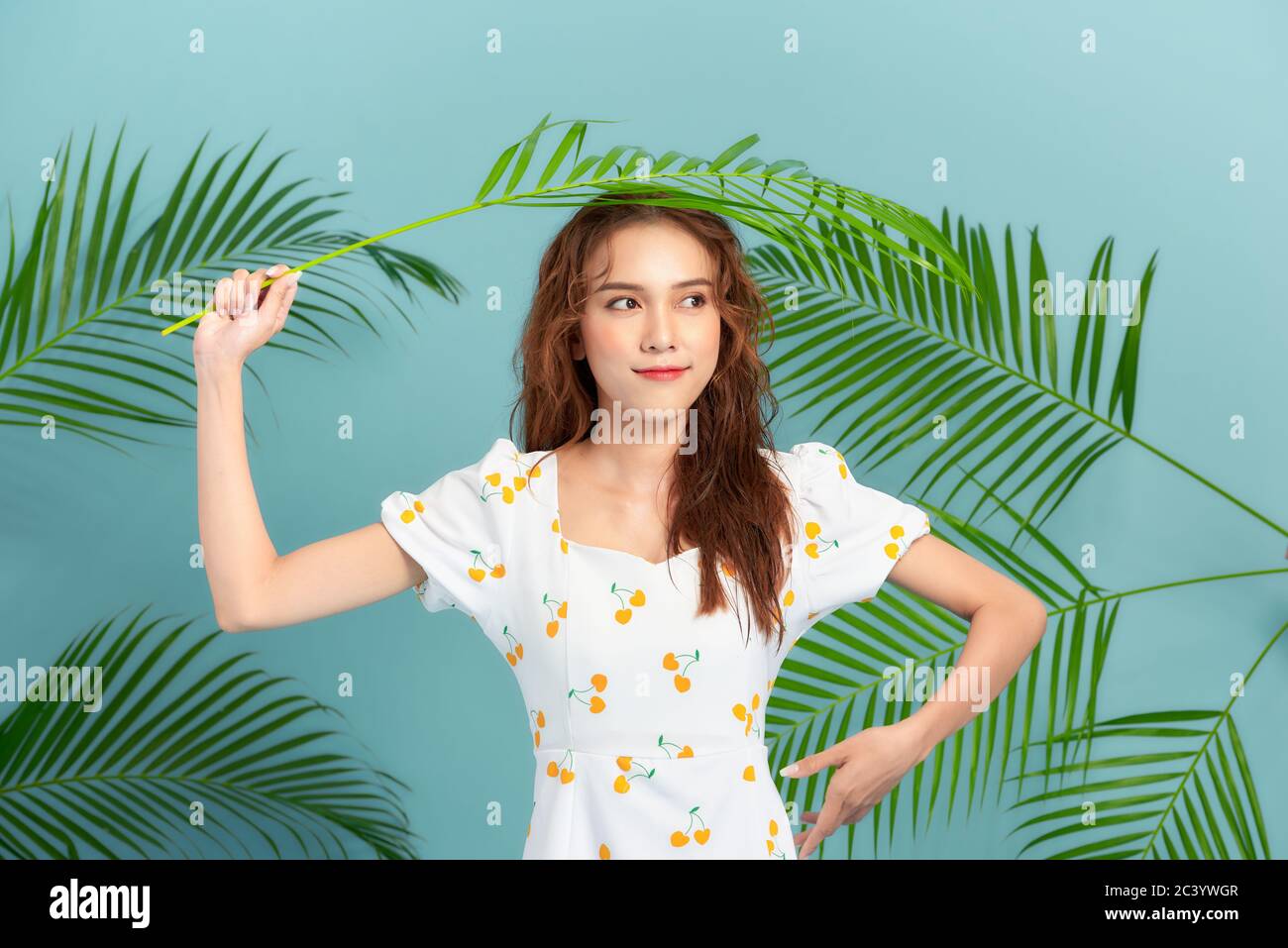 Woman natural hi-res stock photography and images - Alamy