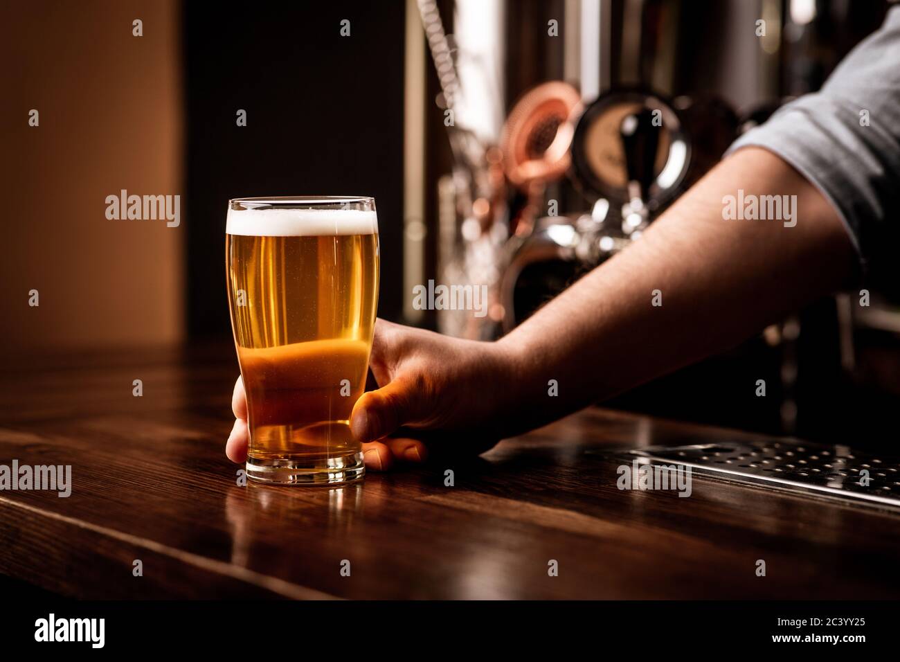 Bar counter hi-res stock photography and images - Alamy