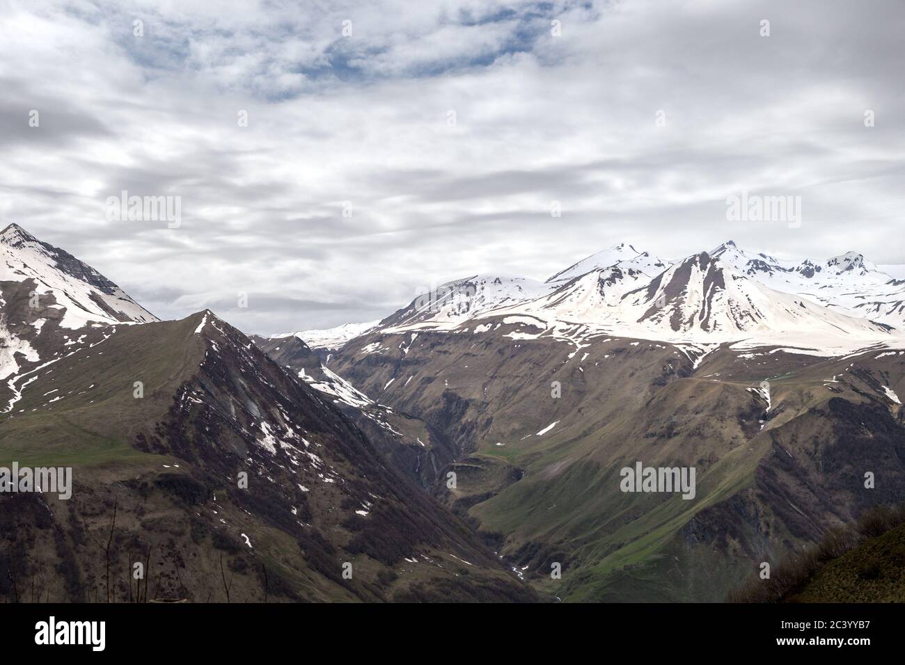 Vistas The Jvari Pass (2,395 metres), Georgian Military Highway ...
