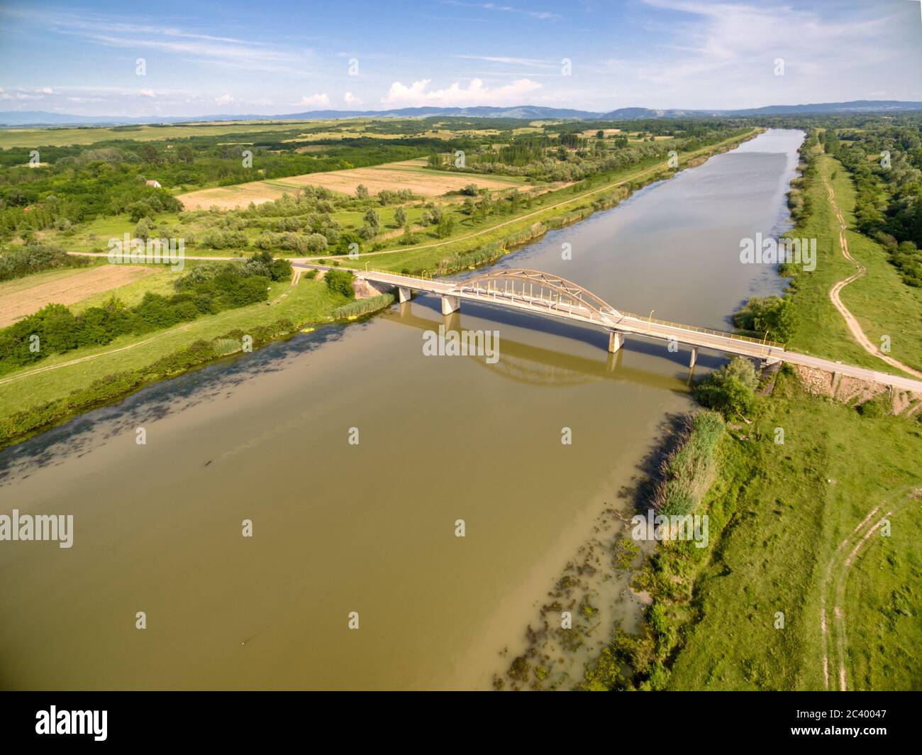 Aerial freeway bridge across river hi-res stock photography and images ...