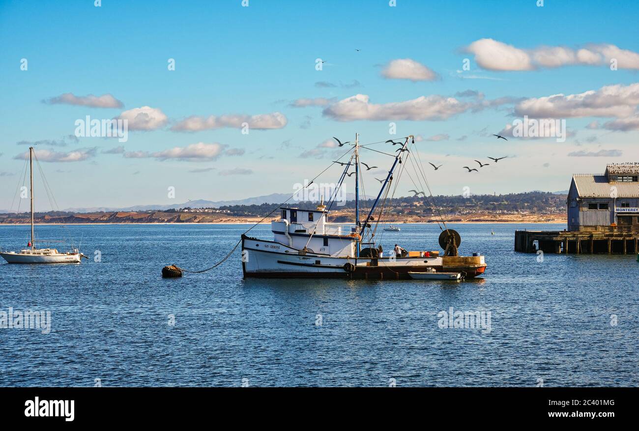 Fishing boats in the monterey bay hi-res stock photography and images ...