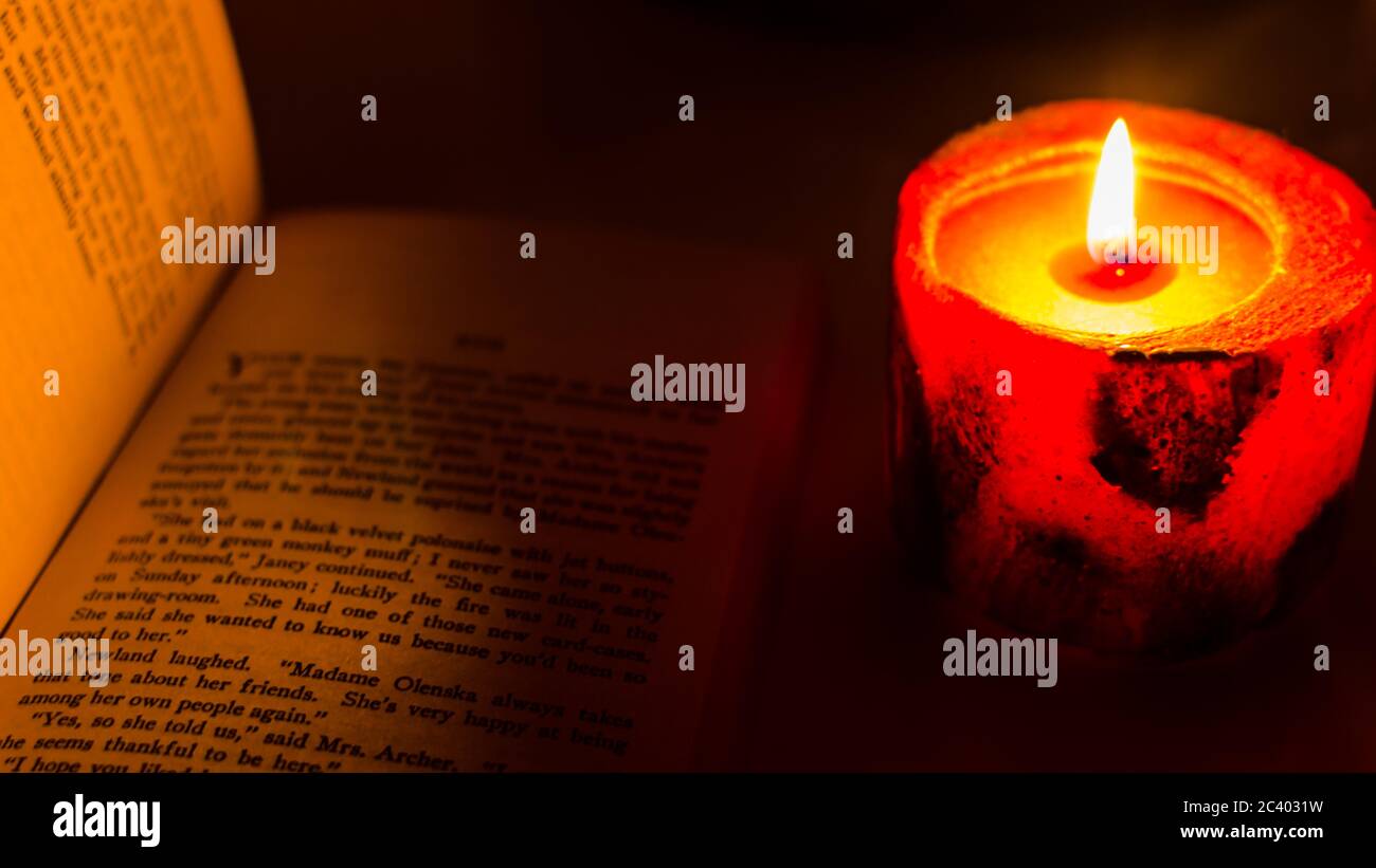 Reading book fire christmas hi-res stock photography and images - Alamy