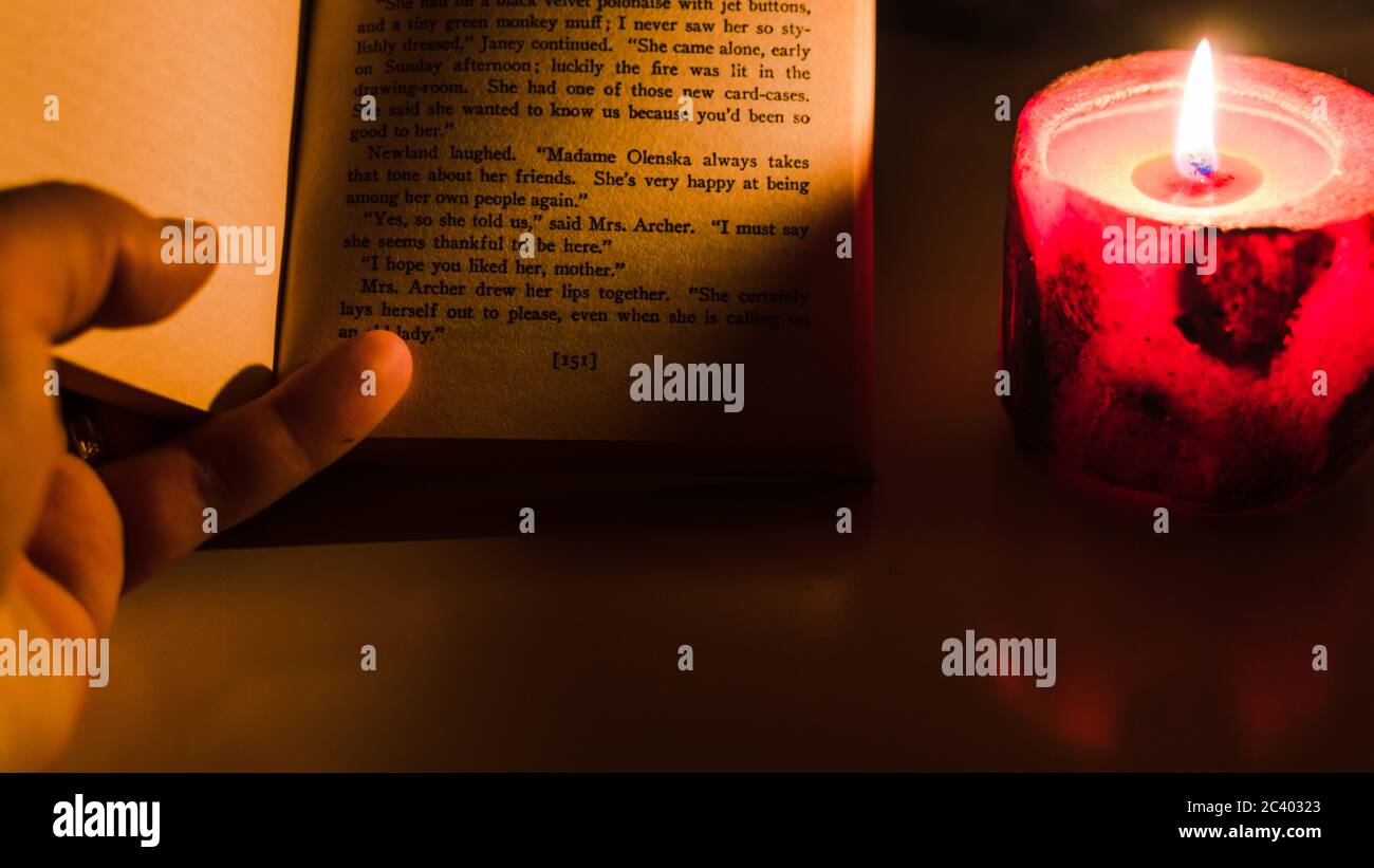 Reading book fire christmas hi-res stock photography and images - Alamy