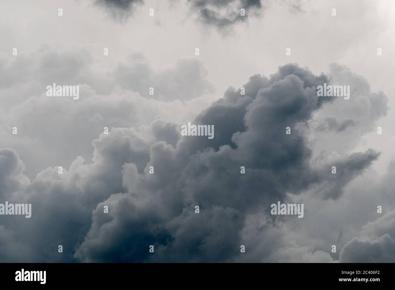 Grey gray storm cloud hi-res stock photography and images - Alamy